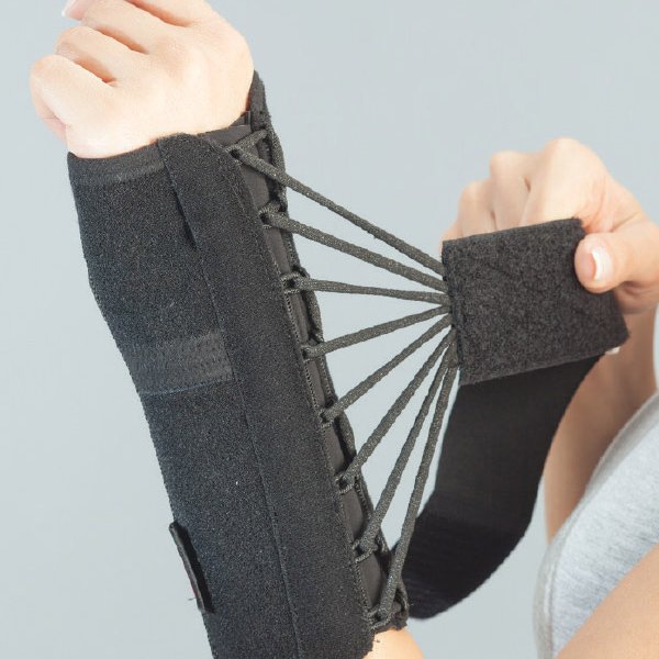 Lace Up Wrist Splint - Ortho24.pl - sprzęt i akcesoria ortopedyczne